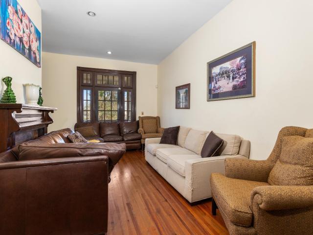 326 E 7Th Street