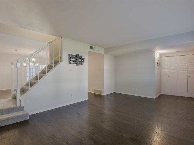 326 E Westview Terrace