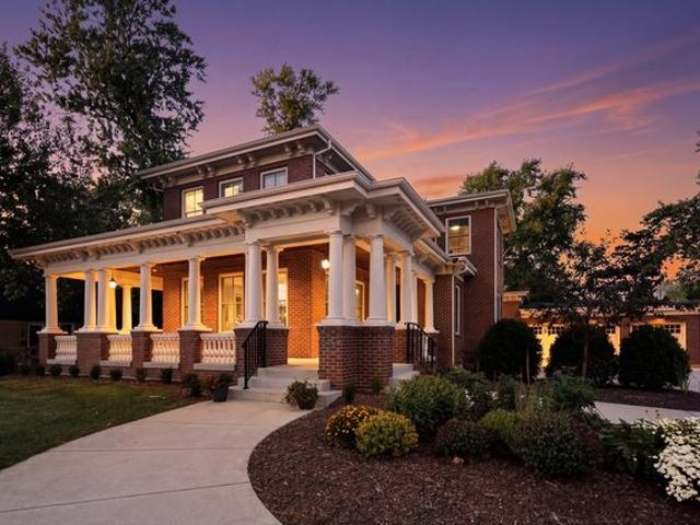 326 E Central Rd, Arlington Heights, IL 60005