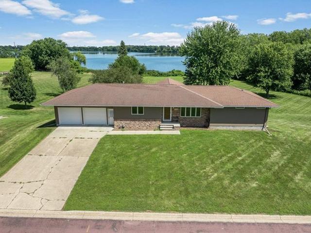 326 Fox Lake Ave, Sherburn, MN 56171