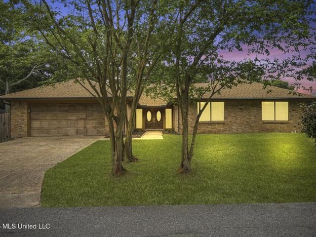 326 Fairview Dr, Biloxi, MS 39531