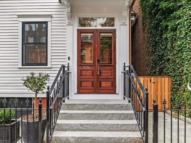 326 K St, Boston, US, MA