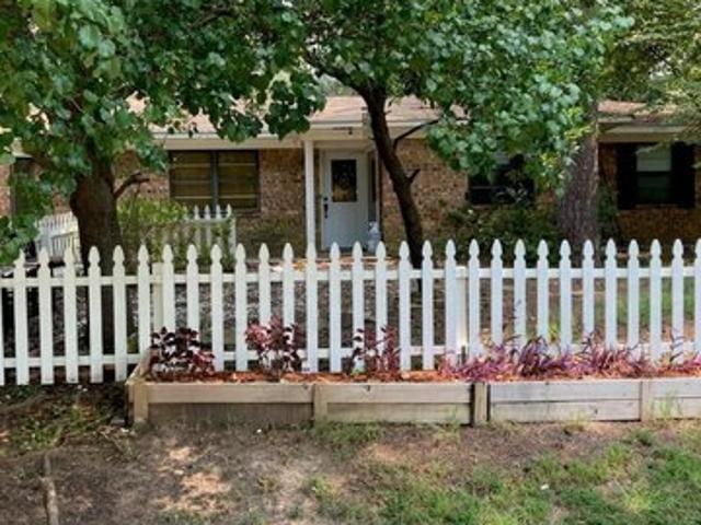 326 Kent Ave, Palestine, TX 75803