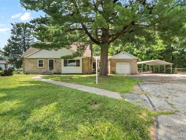 326 Hollywood Heights Rd, Caseyville, IL 62232