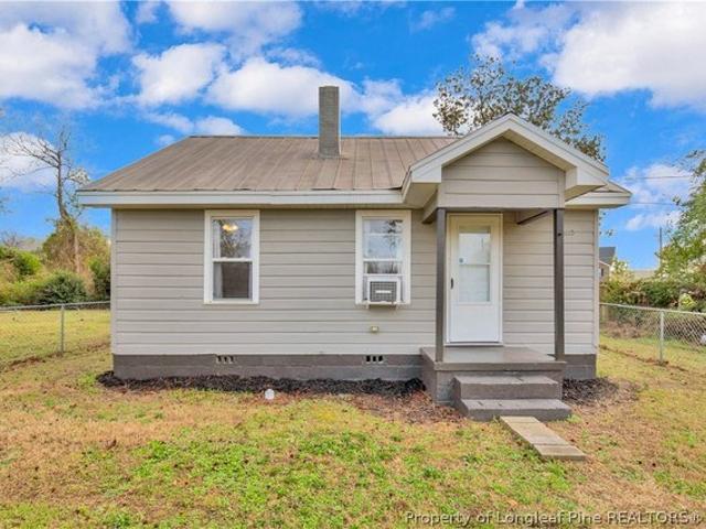 326 Hawley Ln, Fayetteville, NC 28301
