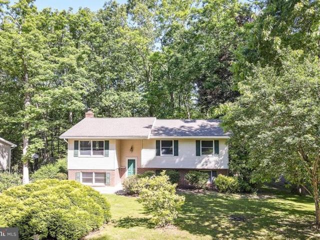 326 Oakley Dr, State College, PA 16803