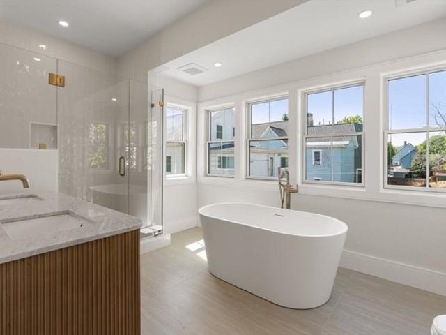 326 Lowell St Unit 2, Somerville, MA 02145