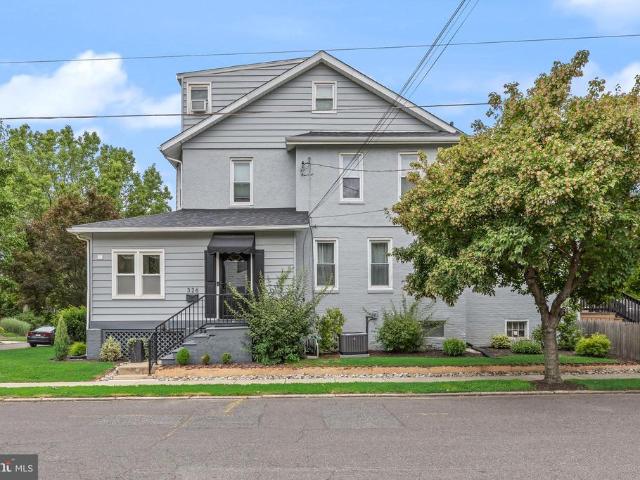 326 Lees Avenue