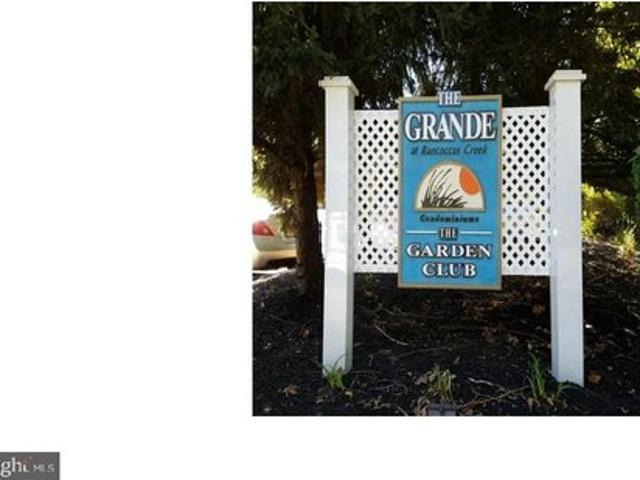 326 Nicholas Dr, Delran, NJ 08075