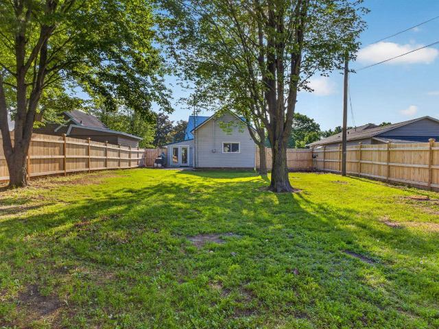 326 S ELLIS Avenue