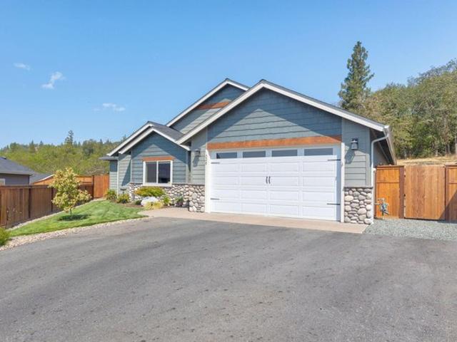 326 SW Kennedy Way, Grants Pass, OR 97526
