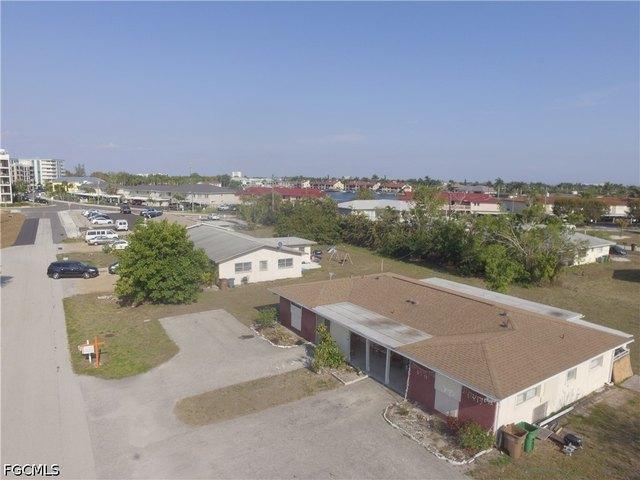 326 Palmetto Dr, Cape Coral, FL 33904