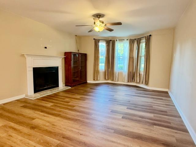 326 Raindrop Ln