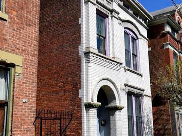 326 W 8th Street