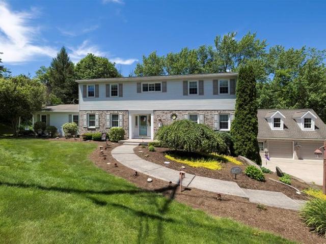 326 W Arlington Rd, Erie, PA 16509