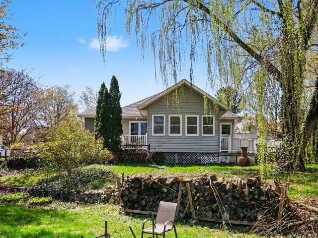 326 W Chart Street