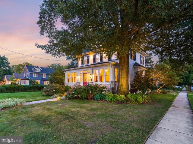 326 W Collings Avenue