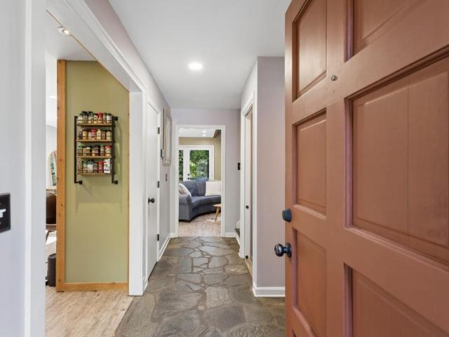 326 W Claiborne Court