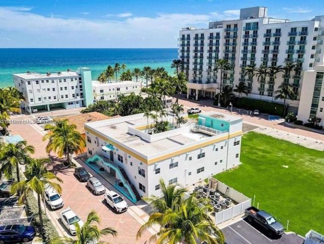 326 Wilson St #201, Hollywood, FL 33019