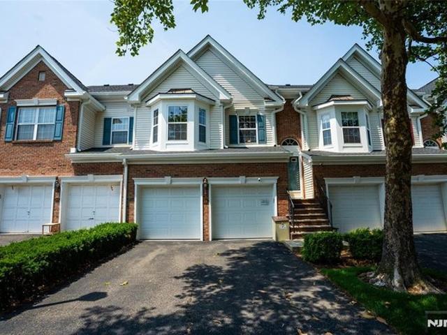 326 Winthrop Dr, Nutley, NJ 07110