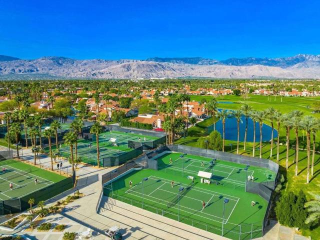 326 Vista Royale Drive
