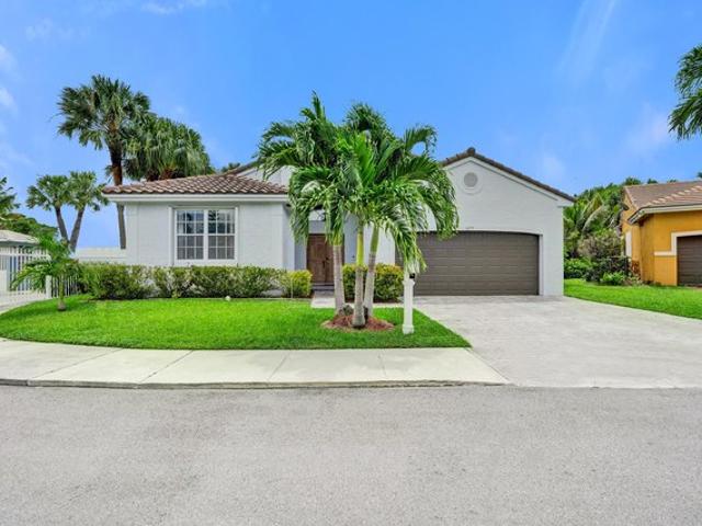 3274 NW 22nd Ave, Oakland Park, FL 33309
