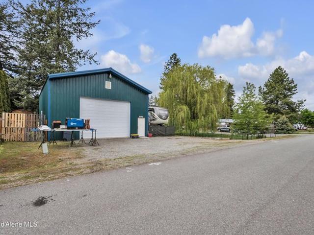 32753 N 2nd Ave, Spirit Lake, ID 83869