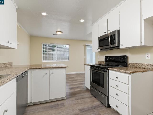 3275 Madrone St