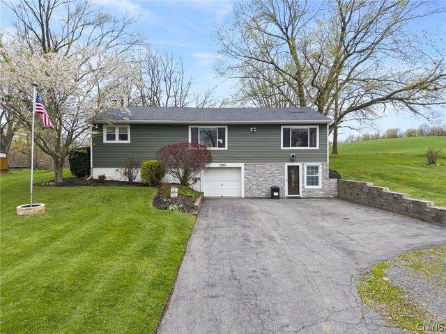 3275 Cottle Rd, Weedsport, NY 13166