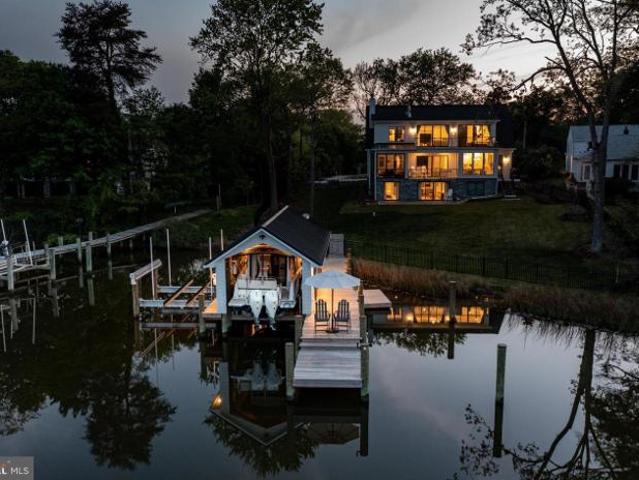 3275 Harness Creek Rd, Annapolis, MD 21403
