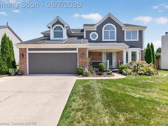 3275 Honeysuckle Dr, Pittsfield Township, MI 48103