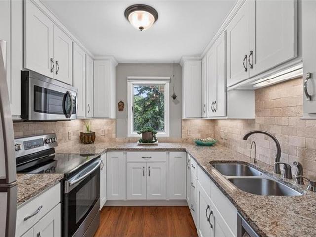 3275 80th St E Apt 307, Inver Grove Heights, MN 55076