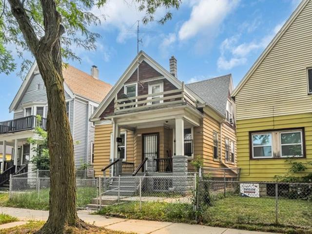 3276 N 26th St, Milwaukee, WI 53206