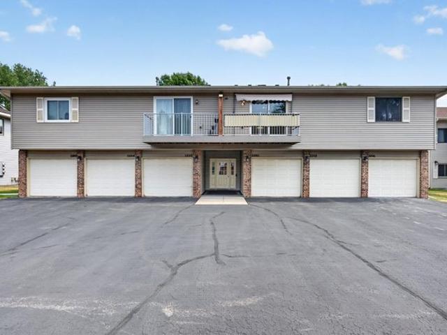 3276 Greenbrier St Unit 3276C, Vadnais Heights, MN 55127