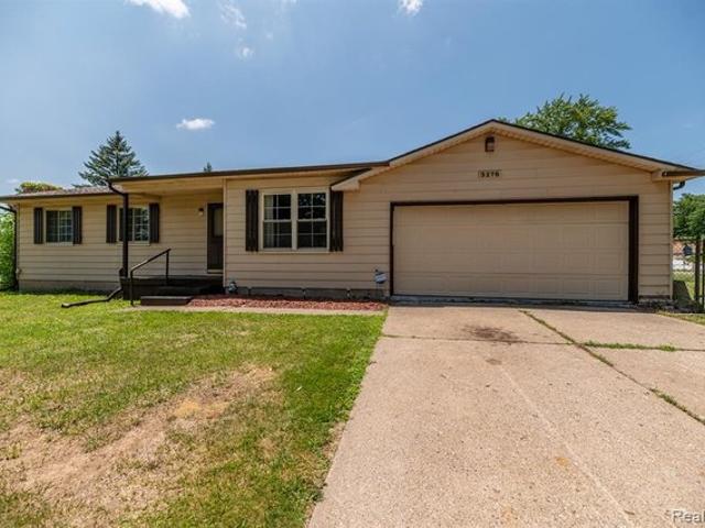 3276 Hammerberg Rd, Flint, MI 48507