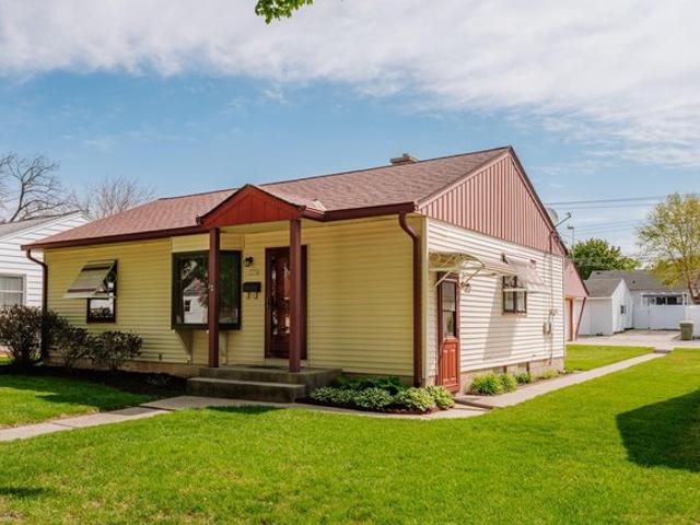 3276 S 69th St, Milwaukee, WI 53219