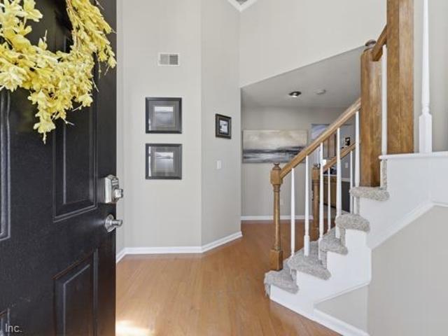 3276 Sacramento DR