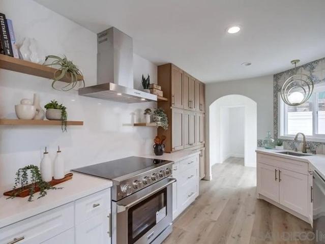 3276 Talbot St, San Diego, CA 92106