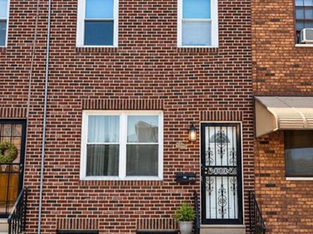 3276 Webb St, Philadelphia, PA 19134