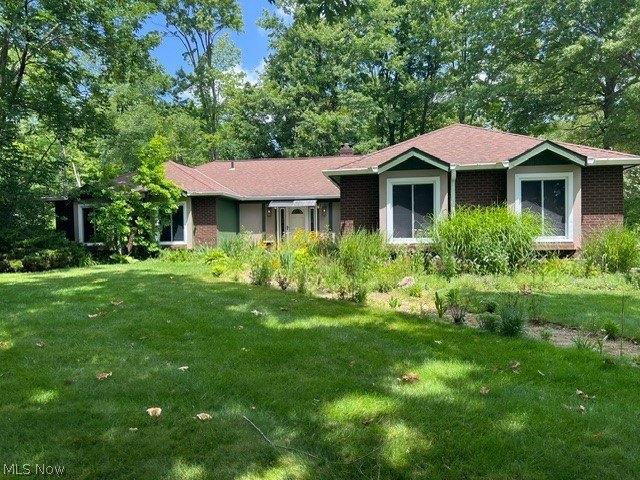 32771 N Burr Oak Dr, Solon, OH 44139