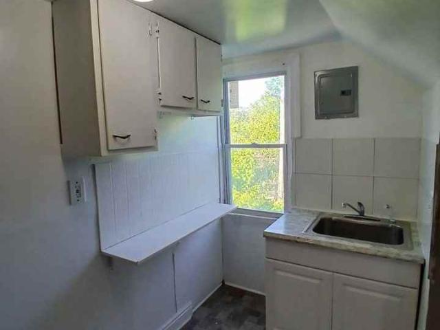 3277 E 146th St 3 Bedroom Apartment for Rent at 3277 E 146th St, Cleveland, OH 44120 Mount Pleasant