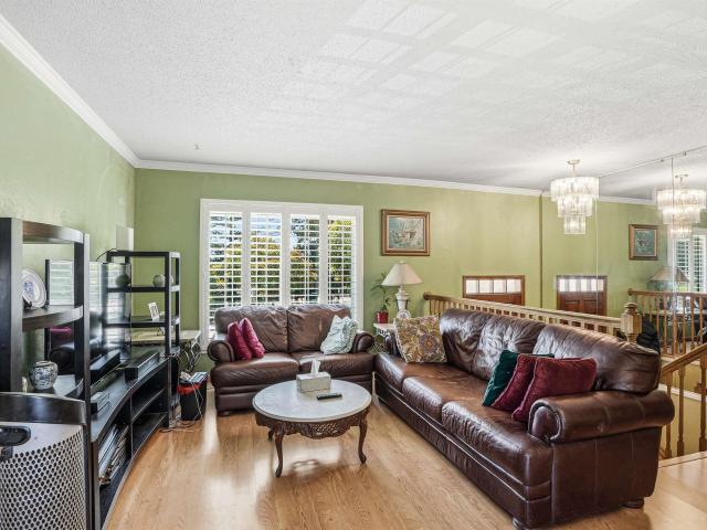 3279 Ruskin Dr
