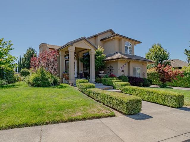 3270 Larue Dr, Medford, OR 97504