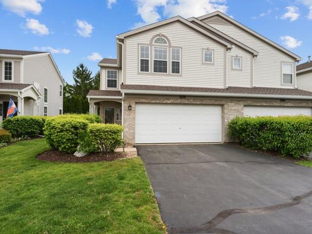 3270 Ronan Dr, Lake in the Hills, IL 60156