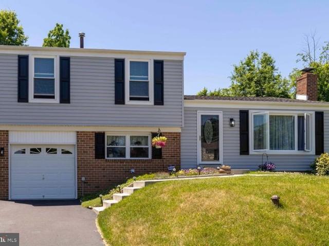 3271 Claridge Rd, Bensalem, PA 19020