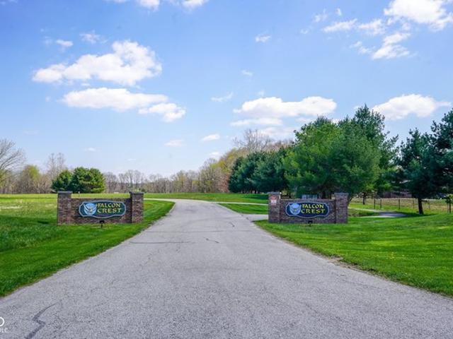3271 Eagles Pt, Martinsville, IN 46151