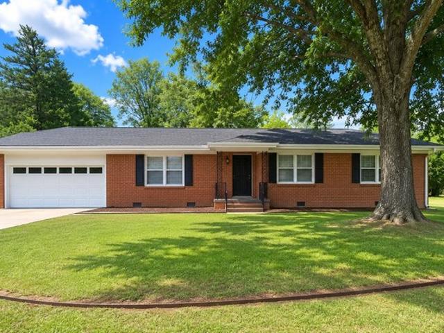 3271 Hubbard St, Paris, TX 75460