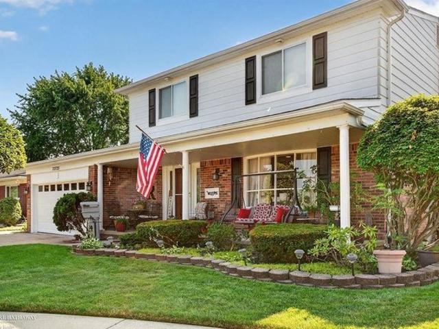 32725 Rugby Dr, Warren, MI 48088