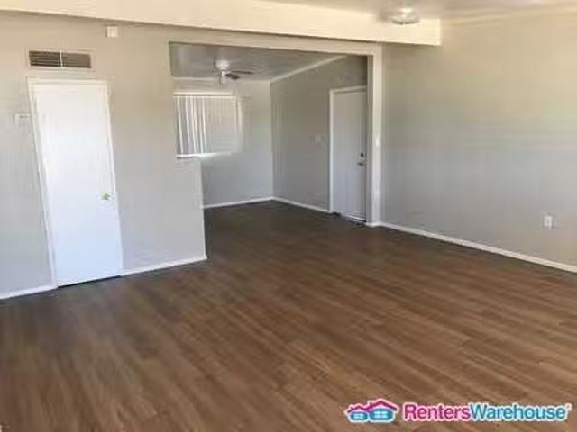 32729870 2150 W Missouri Ave