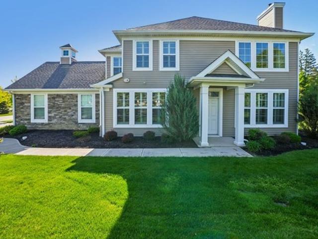 32729 Signature Pkwy, Avon Lake, OH 44012